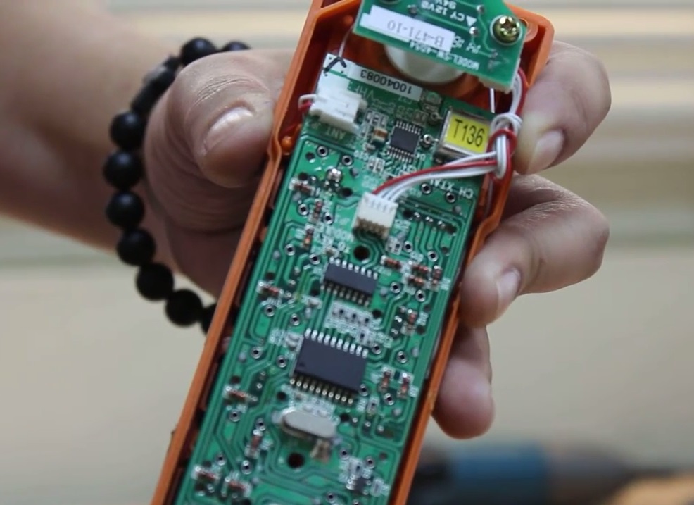 Cách thay thế tay bấm điều khiển từ xa Saga1-L10 cho cầu trục