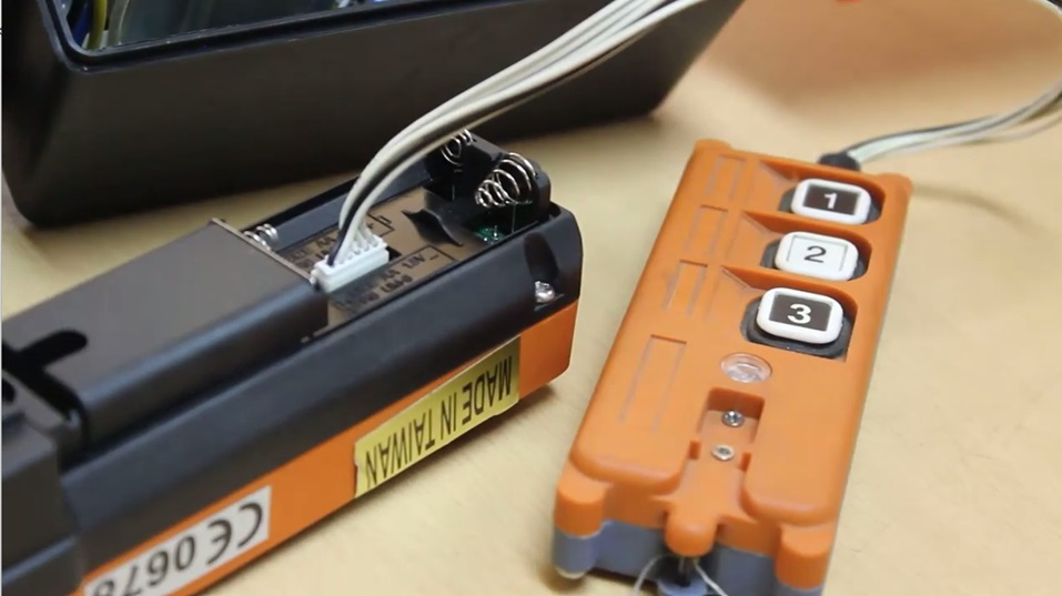 Cách thay thế tay bấm điều khiển từ xa Saga1-L10 cho cầu trục