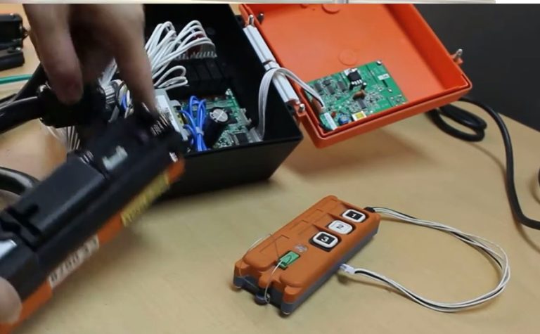 Cách thay thế tay bấm điều khiển từ xa Saga1-L10 cho cầu trục